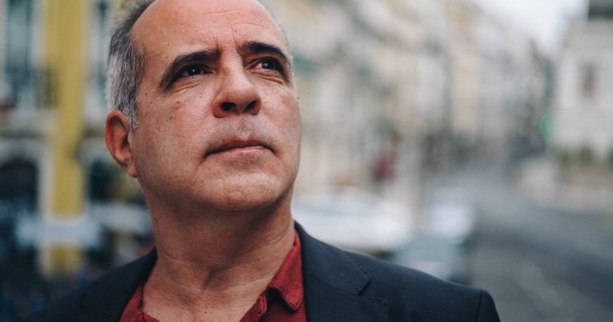 Portugese singer-songwriter Rodrigo Leao komt naar Stadsschouwburg ...