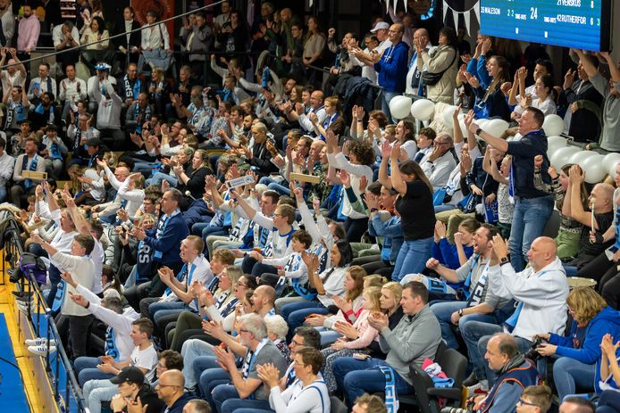 Landstede Hammers heeft een selectie van acht man op papier na de komst ...