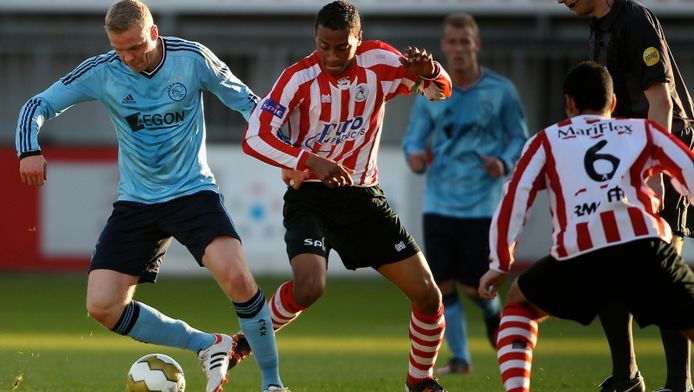 Zoon Dennis de Nooijer in voetsporen vader | Nederlands voetbal | AD.nl