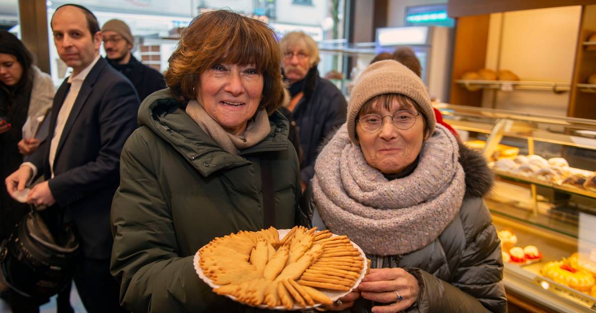 Gedenkplaat voor uitvinder van Antwerpse handjes | De Krant | hln.be