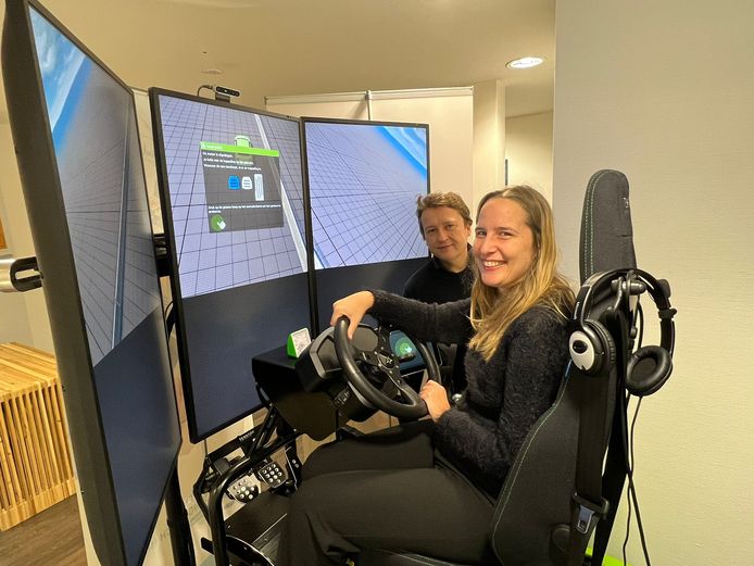 Al 290 Oostendenaars leren rijden met rijsimulator: “Rijbewijs verhoogt ...