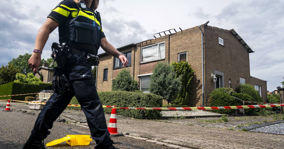 Vooral Limburg getroffen door noodweer: woning in Beek staat op ...
