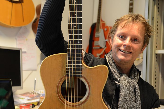 Jos Kuijpers brengt Oeffelts dialect naar tiende seizoen Cultuur Café ...