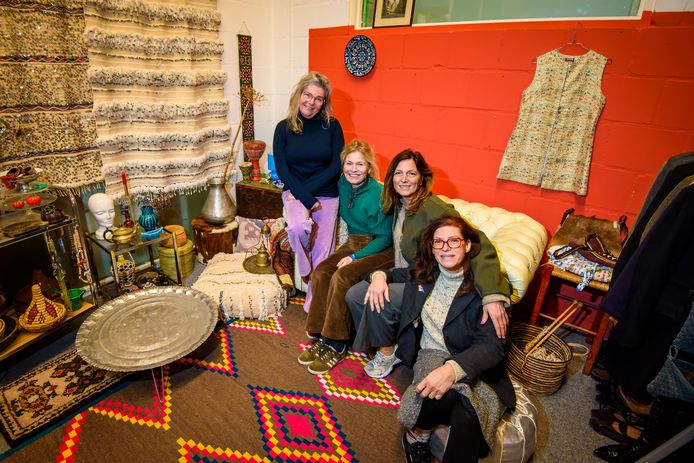 Vintage schept een band tussen Anne, Sandra, Brenda en Heidi: ‘Deze ...