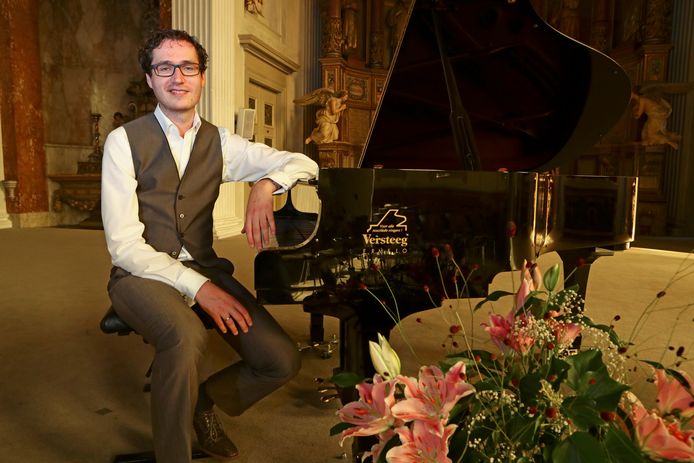 Op maandagochtend naar een klassiek pianoconcert? Wouter trekt elke ...