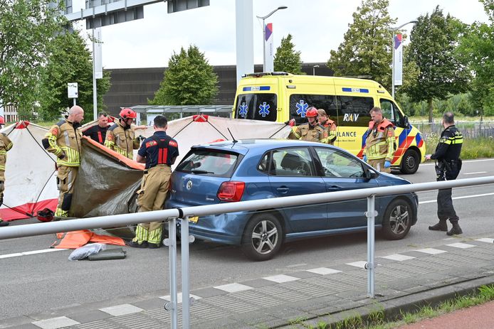 Twee meisjes op fatbike aangereden op kruispunt, één slachtoffer zwaargewond | Binnenland ...