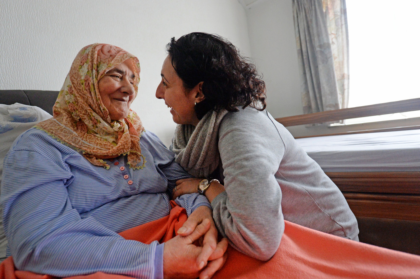 Ayse (85) uit Enschede heeft alzheimer, maar waar kan ze terecht ...
