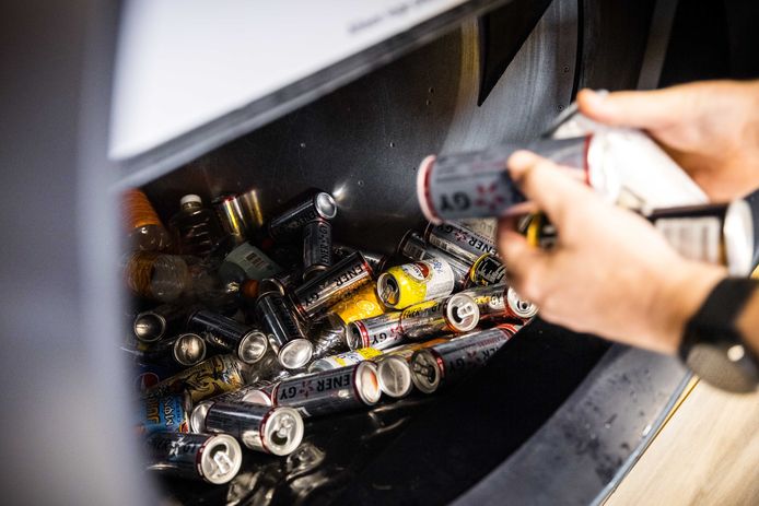 Wat wil jij weten over de inzameling van plastic flesjes en blikjes ...