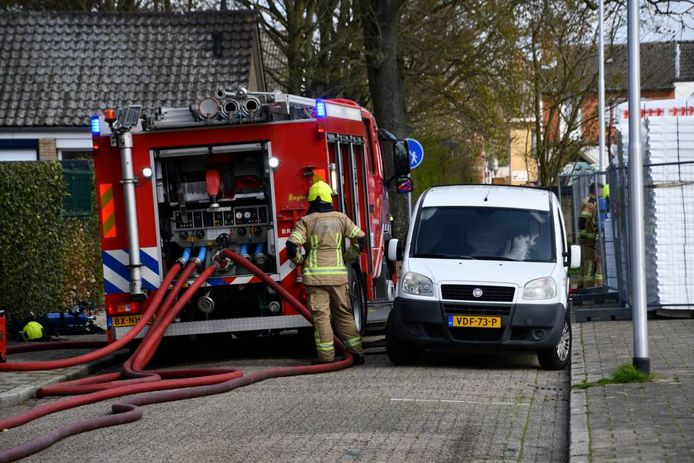 Gaslekkage in Clinge: leiding geraakt bij sloopwerkzaamheden | 112 ...