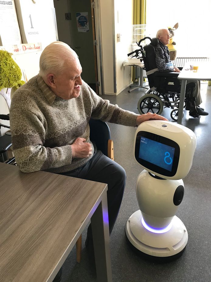 Woonzorgcentrum Ter Linde verwelkomt zorgrobot James: “Mooie aanvulling ...