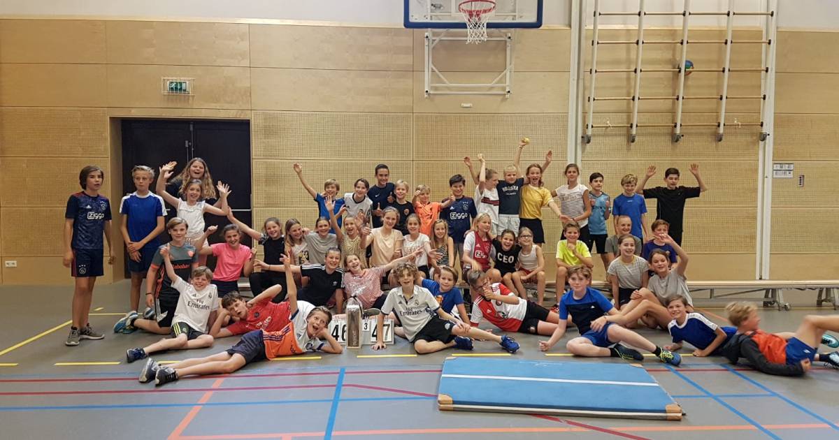 Met dit gedicht bedankt groep 8 van de Dr. de Visserschool juf Marieke ...