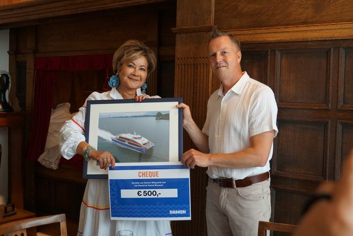 Scheepsbouwer Damen schenkt Hamel Museum foto van bijzondere Koreaanse ...