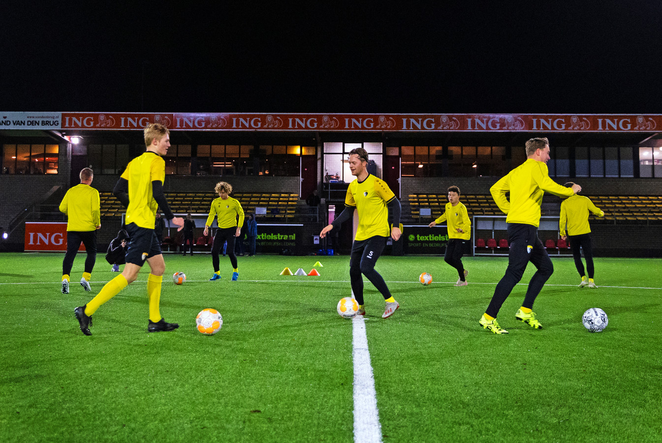 Juniorenteam Wilhelminaschool omzeilt coronaregel en traint om 5.45 uur ...