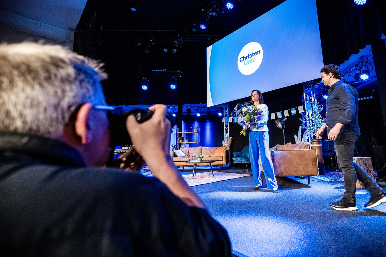 Kan Nederland 70.000 asielzoekers aan? VVD zegt ‘nee’, ChristenUnie ...