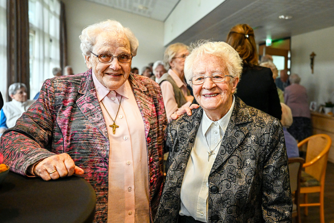 Een warm afscheid voor zusters Franciscanessen van Sint Anna in ...