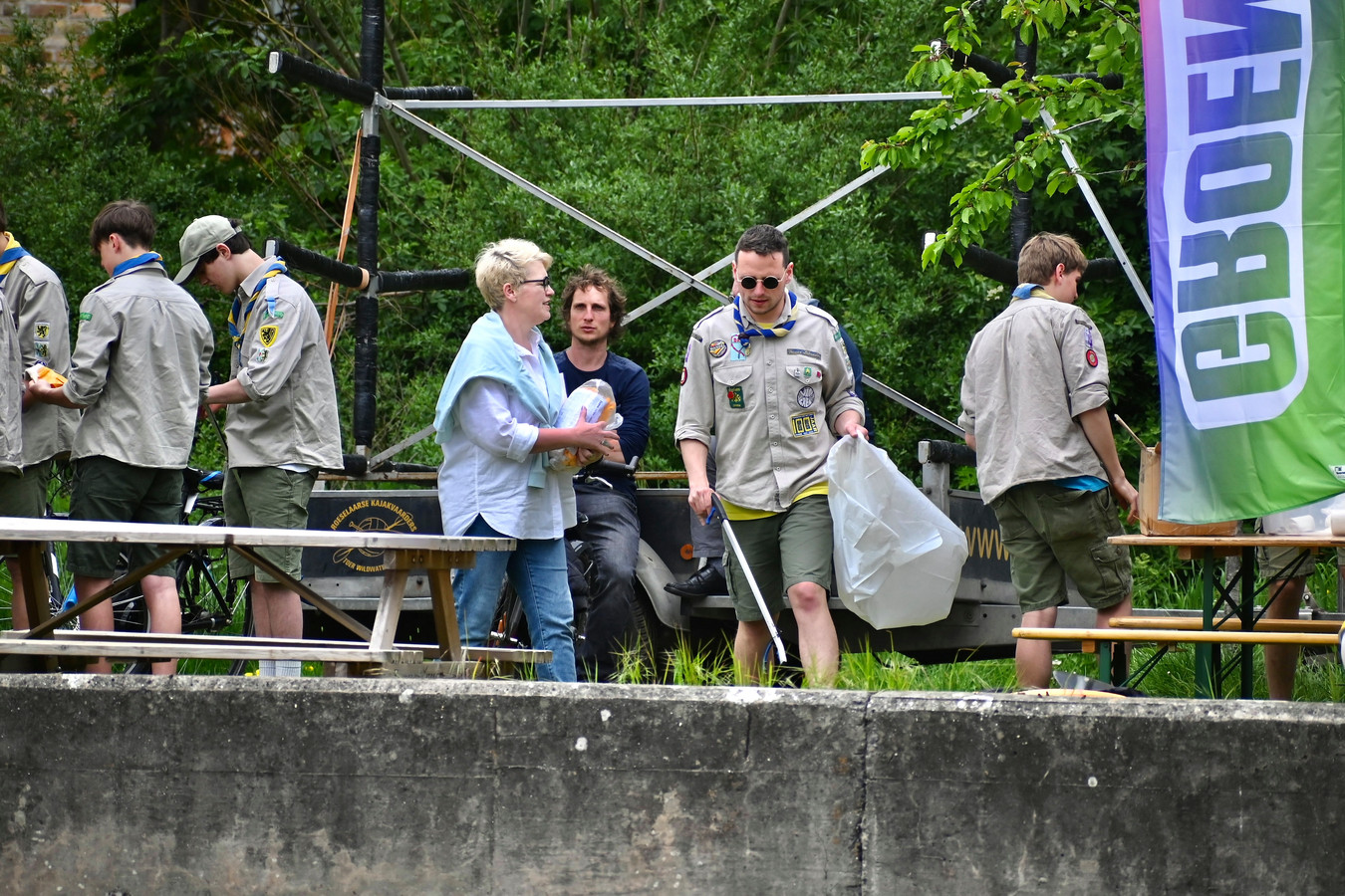 Scouts en padvinders ruimen tijdens tweede River Clean Up zwerfvuil op ...