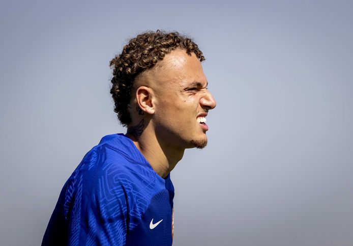 Noa Lang valt geblesseerd uit bij training Oranje, familie wederom ...