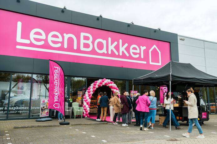 Leen Bakker en Kwantum heropend maanden na verwoestende brand op ...