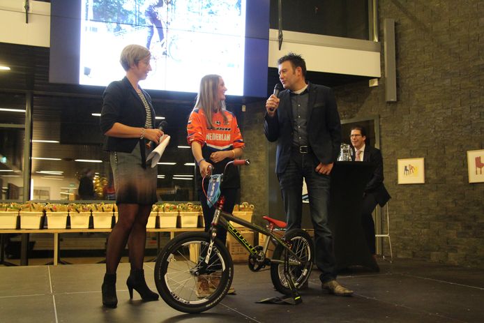 Kampioenen Berkelland in de bloemetjes gezet | Achterhoek | tubantia.nl