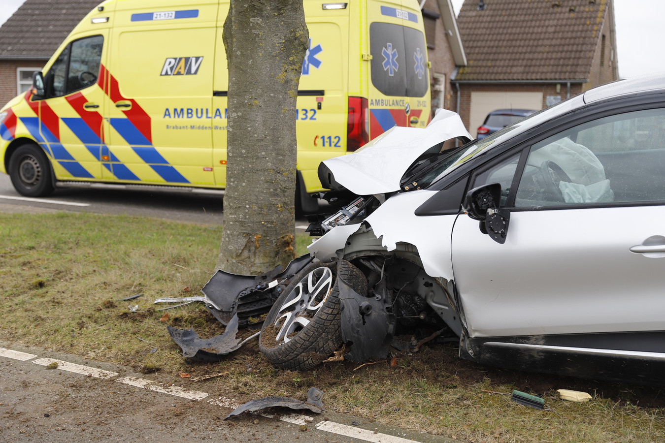 Weer ongeval op weg waar vorige week 74-jarige man om het leven kwam ...