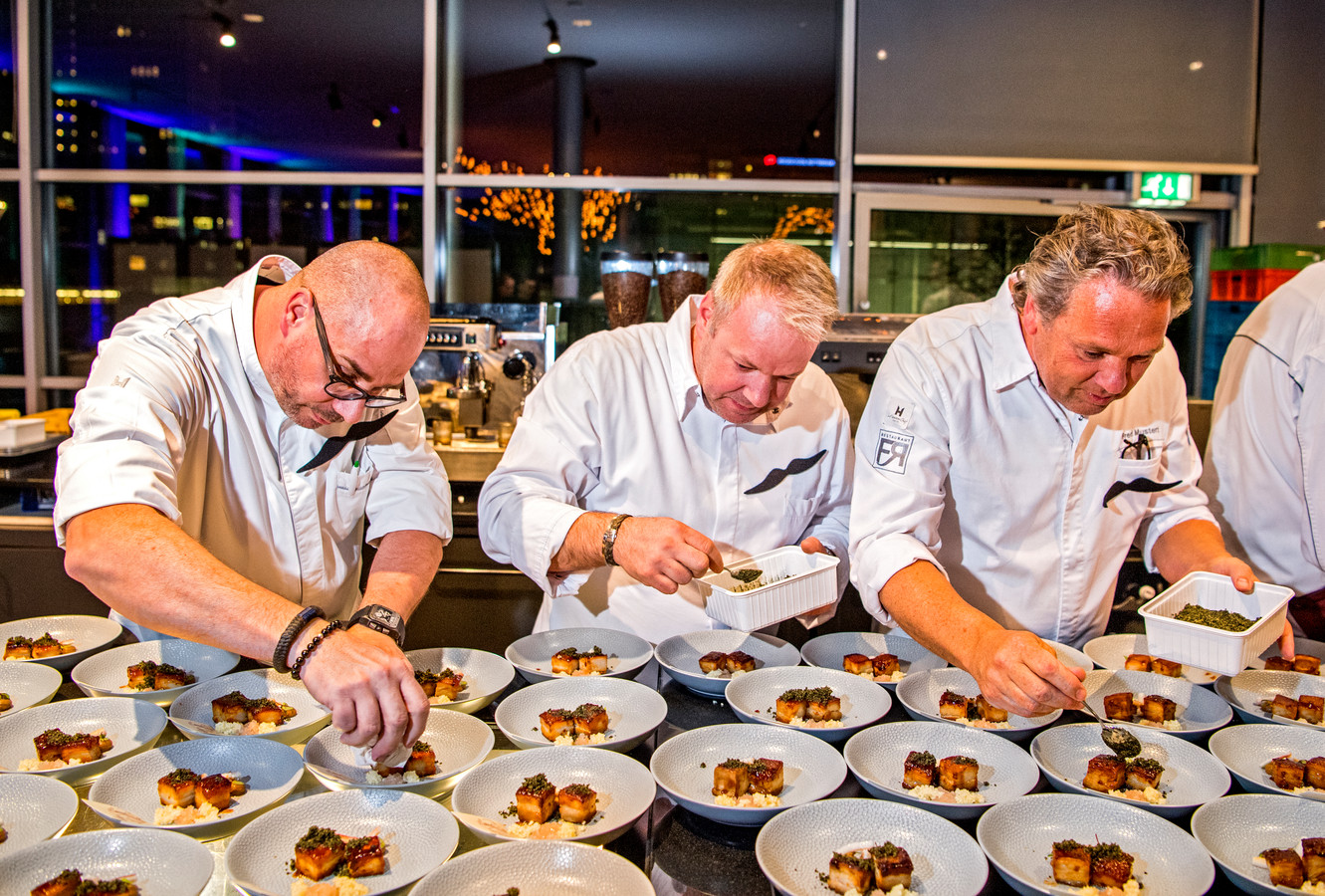 Dalí-diner in Boijmans blijkt een hit | Foto | AD.nl