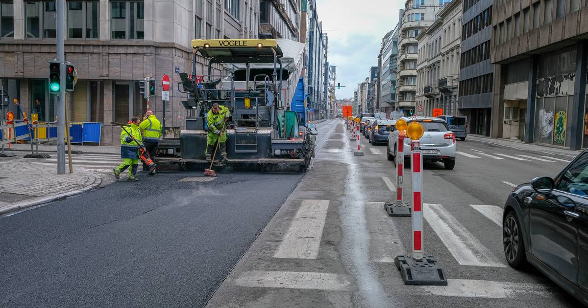 Belliardstraat krijgt fietspad, maar verliest rijstrook | Brussel | hln.be