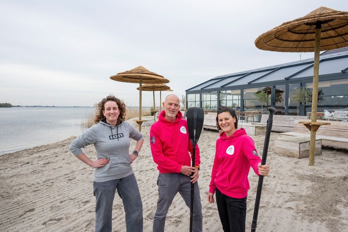 Diane in haar nopjes met nieuwe plek Sup&Go op Strand Horst, maar ze ...