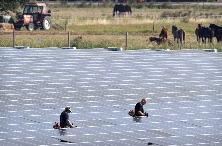Installatie Nieuwe Zonnepanelen Verloopt Trager Met Name Door Afname
