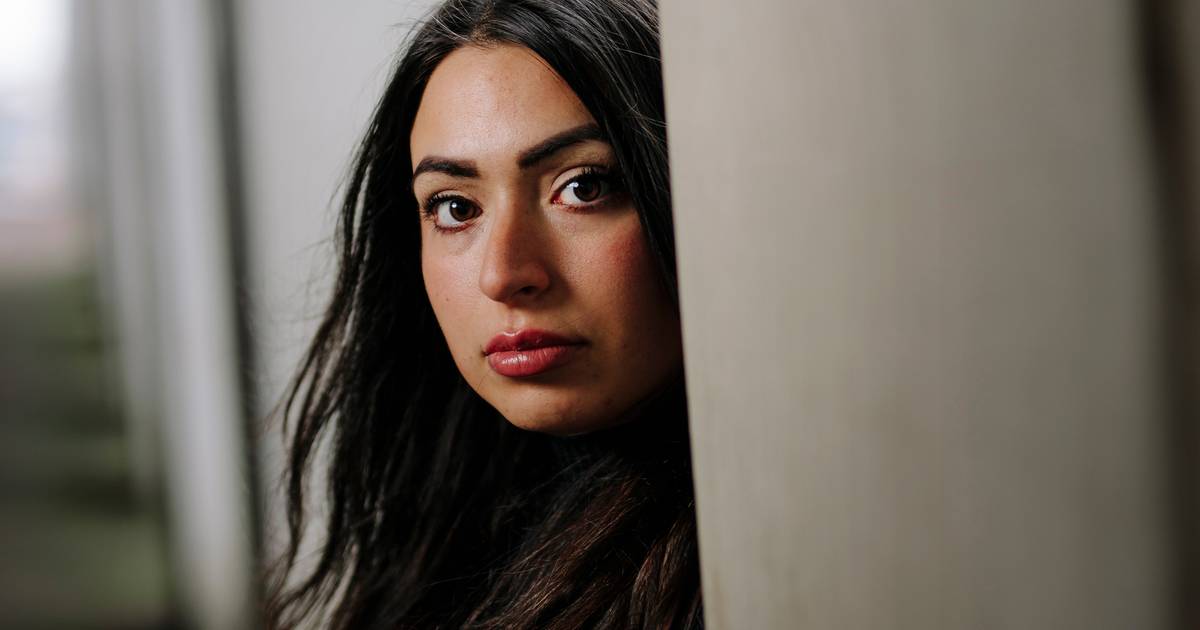 Lale (23) trekt online haat ‘mentaal niet meer’ na kritisch boek over ...