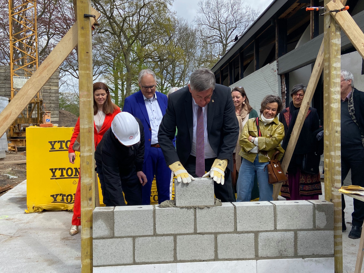 Renovatie van Ruiterhal vordert: “Hét icoon voor Brasschaats ...