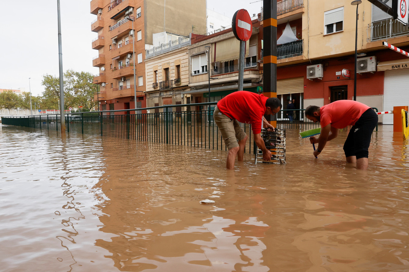 Dode bij hevig onweer en overstromingen in Spanje | Foto | hln.be
