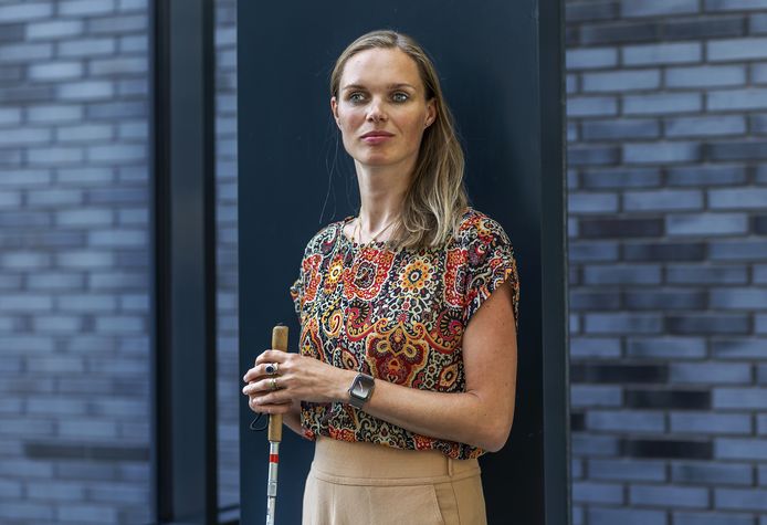 ‘Blindfluencer’ Tjarda Struik zoekt manier om als burgemeester TikTok ...
