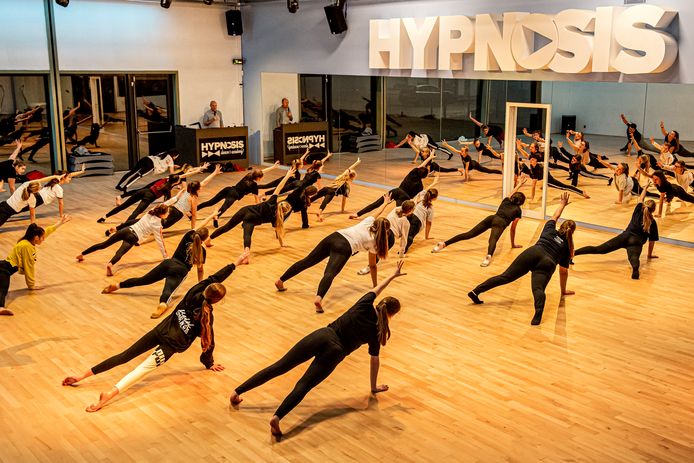 Hypnosis Dance Academy en De Dansacademie dansen de hele nacht voor De ...