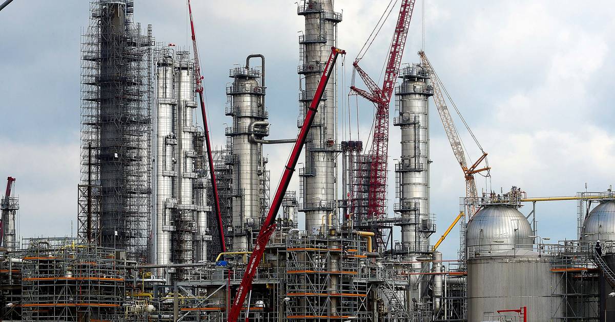 Onderhoudsstop Shell Moerdijk: megaklus in uitvoering | Moerdijk ...