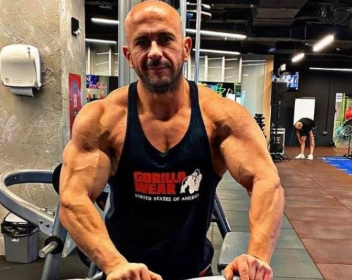 Bodybuilder toont live op Instagram hoe hij zijn ex-vrouw om het leven ...