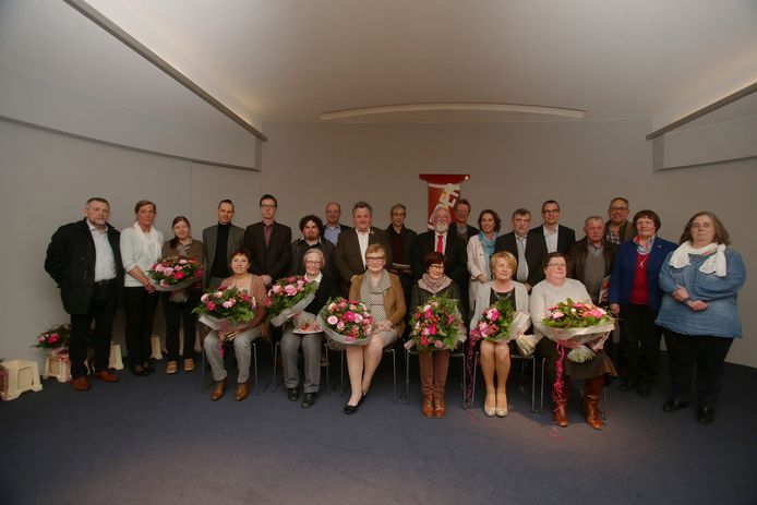 Stad en OCMW zwaaien personeelsleden uit | Ieper | hln.be