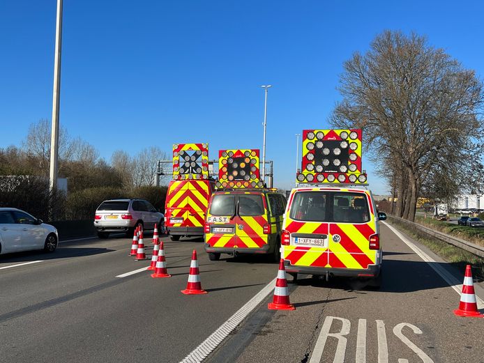 Ongevallen in Ranst en Wommelgem veroorzaken zware ochtendspits op E313 ...