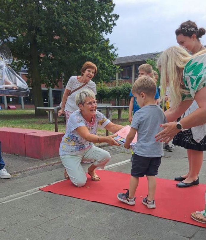 De Stappe neemt afscheid van juf Brigitte | Stabroek | hln.be