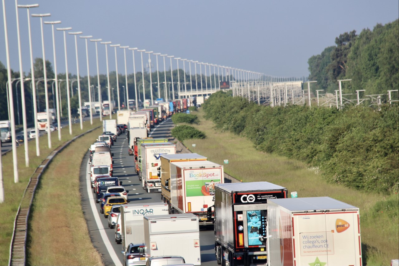 Ongeval op E19 ter hoogte van Rumst richting Antwerpen: linkerrijstrook ... Ongeval op E19 ter hoogte van Rumst richting Antwerpen: linkerrijstrook ...