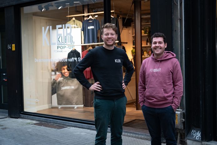 Dialectambassadeurs van KLEIR. brengen boek op de markt | Antwerpen ...