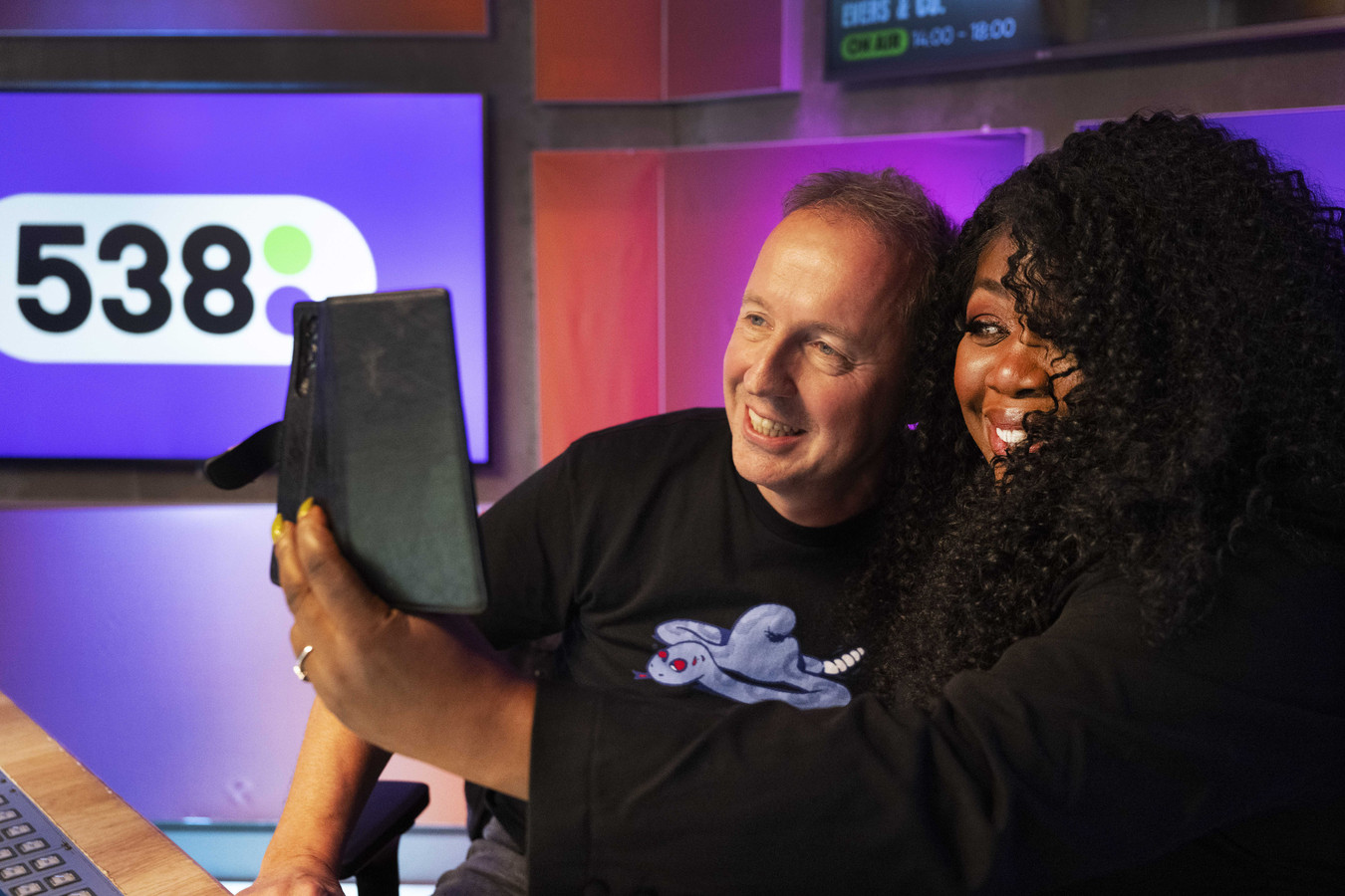 Edwin Evers trapt terugkeer bij Radio 538 feestelijk af: ‘Lekker ...