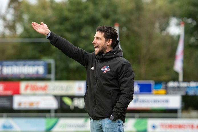 Mike Jonk brak als speler nooit door bij Feyenoord, nu is hij de ...