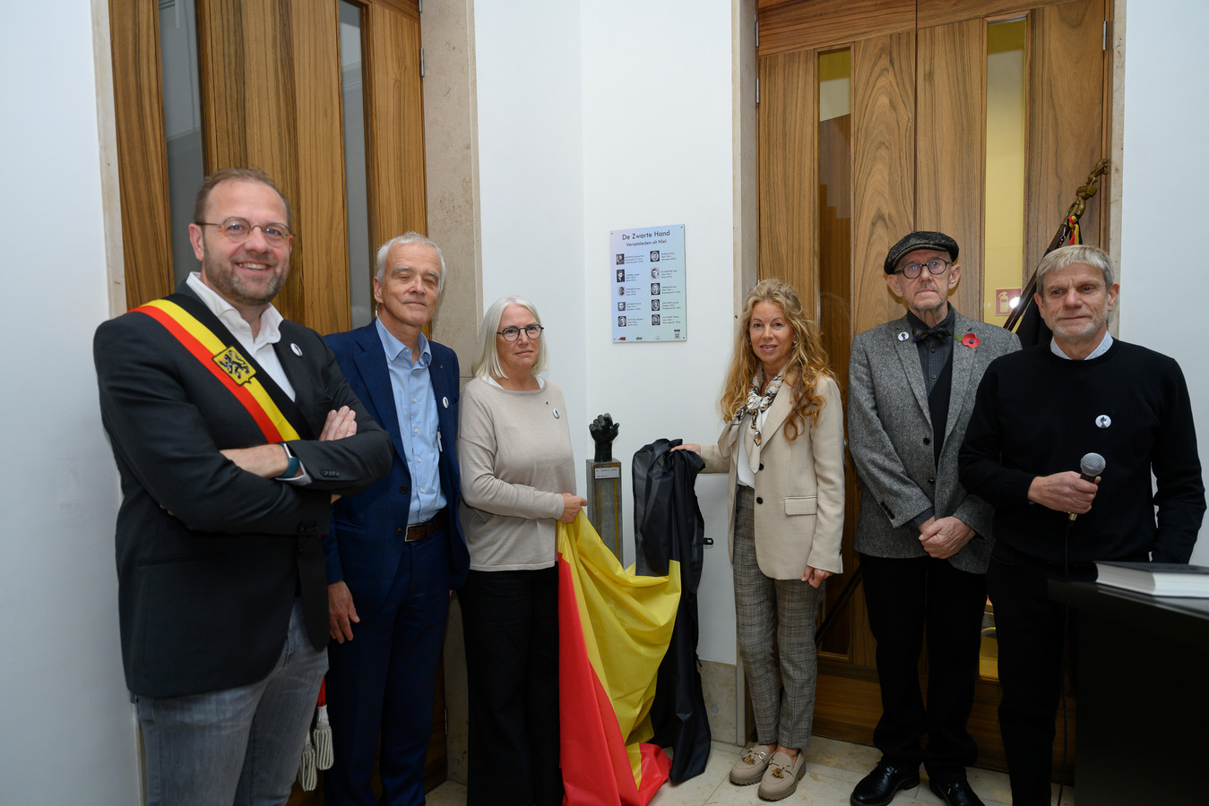 Niel betuigt eer aan leden van verzetsbeweging De Zwarte Hand: “Ze ...