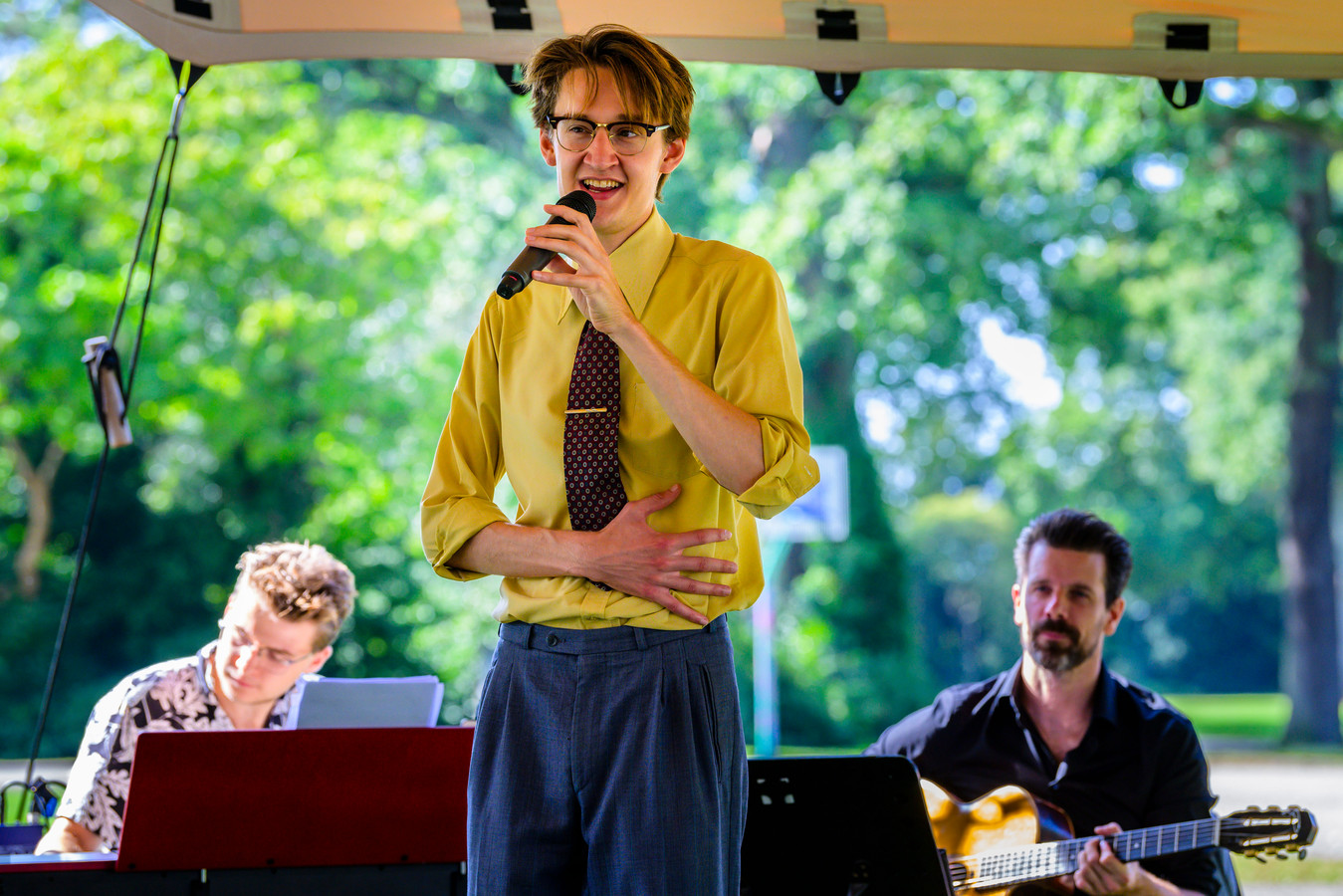 Oscar Rodenburg: De jonge oude Jazz-ziel (23) uit Enschede | Foto | AD.nl