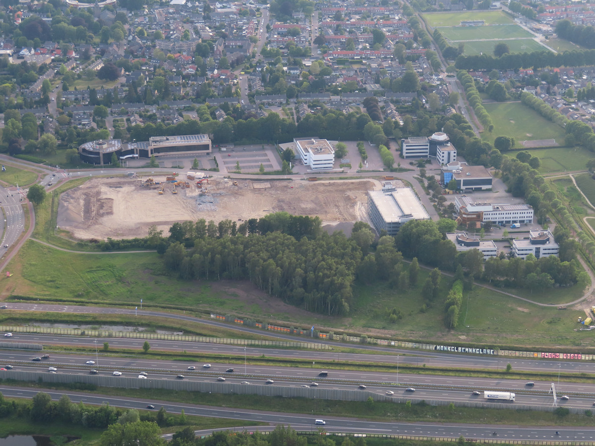 ASML geeft geld uit als water: paar honderd miljoen voor nieuw kantoor ...