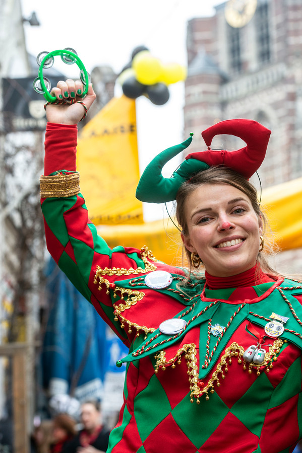 Maaike Caron voelt zich vis in het water als eerste vrouwelijke nar in ...
