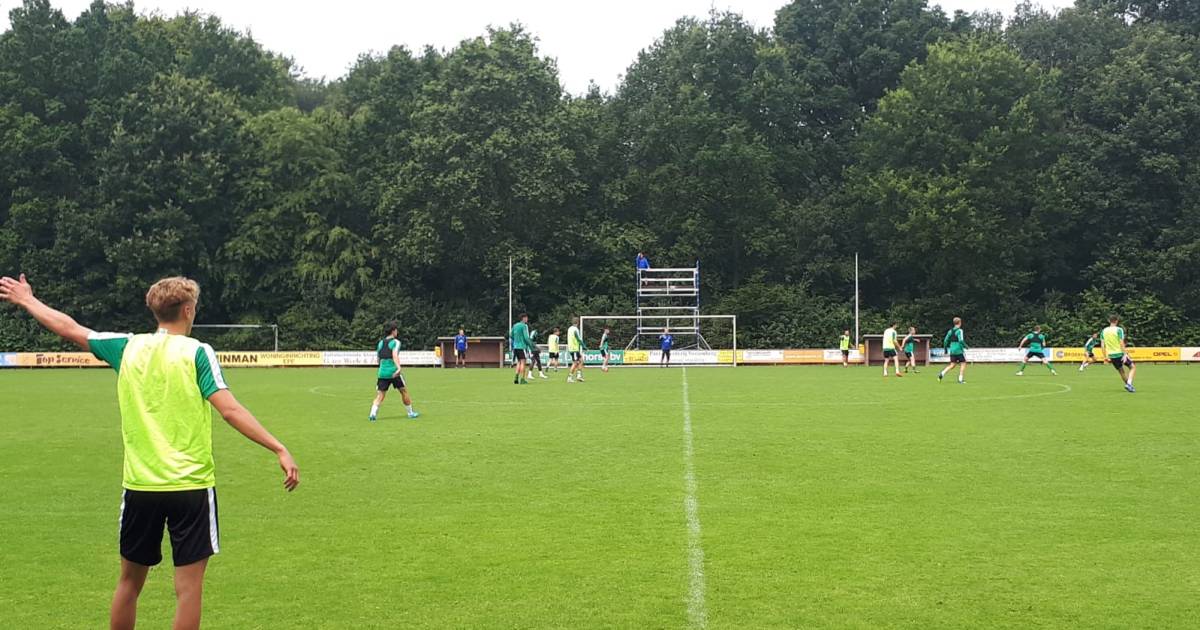 PEC in Epe: Reijnen sluit aan en Van Polen traint apart | PEC Zwolle ...