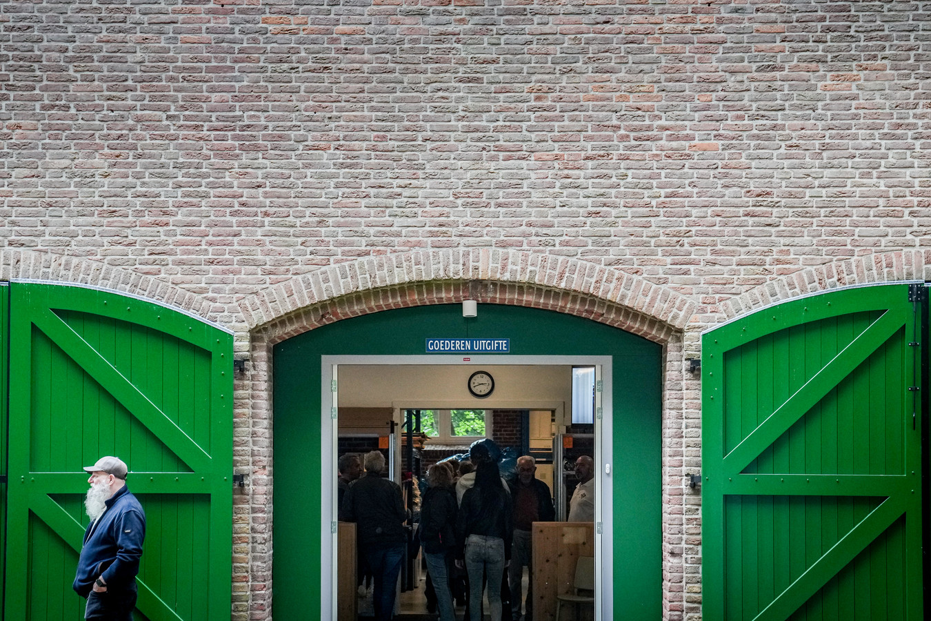 Landelijke asielzorgen hangen als donkere wolk boven azc Gilze: ‘Maar ...