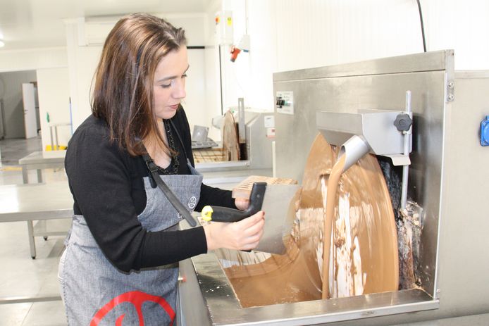 NET OPEN. Chocolatier Van Nevel toont trots gloednieuw atelier met winkel: “Ontdek zelf hoe we ...