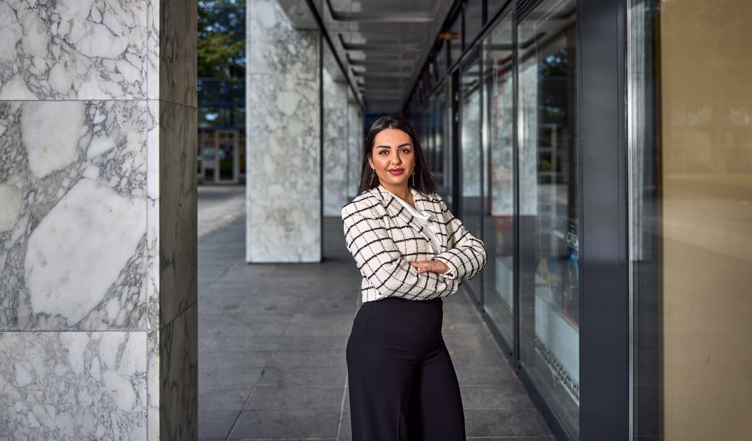 Parisa (31) mocht zichzelf in Iran niet opmaken van haar man: ‘Ik ...